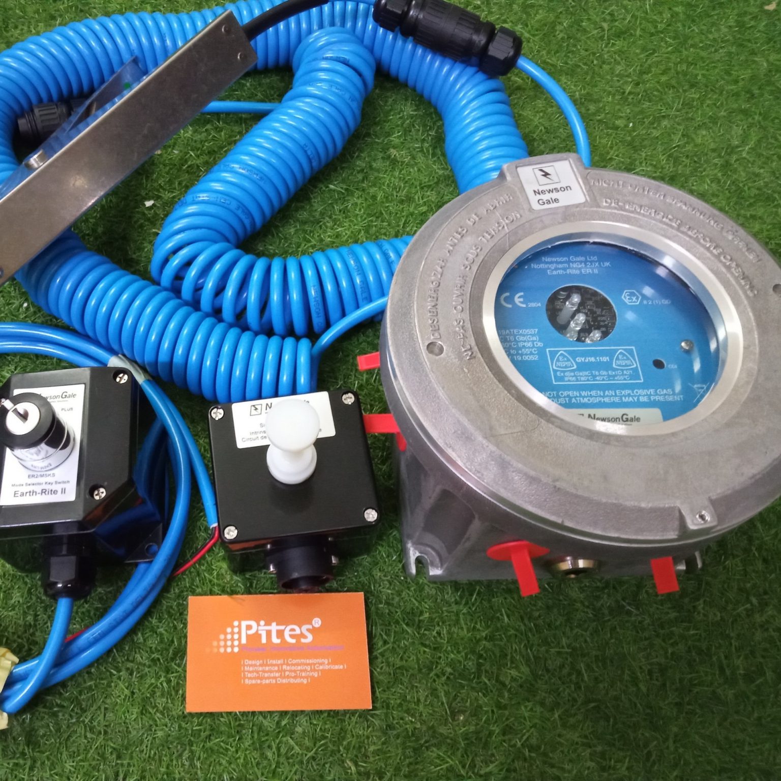 Thiết bị xả tĩnh điện cho xe bồn xăng dầu Earth-Rite II RTR™ Newson Gale